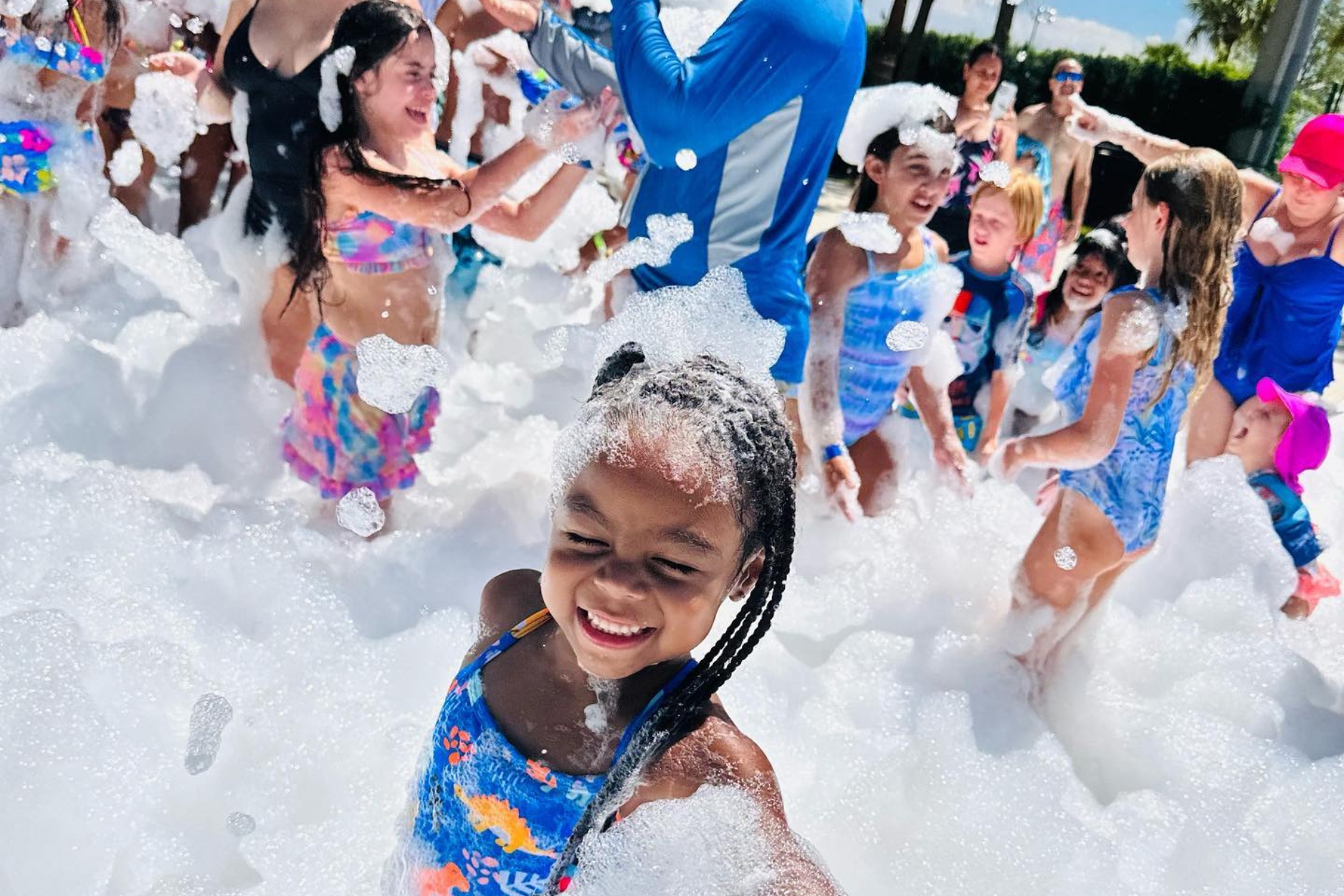 Special Events | Hawaiian Waters The Colony and Garland